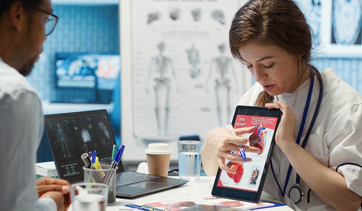 EMR vs EHR: Complete Guide by ScribeMedics